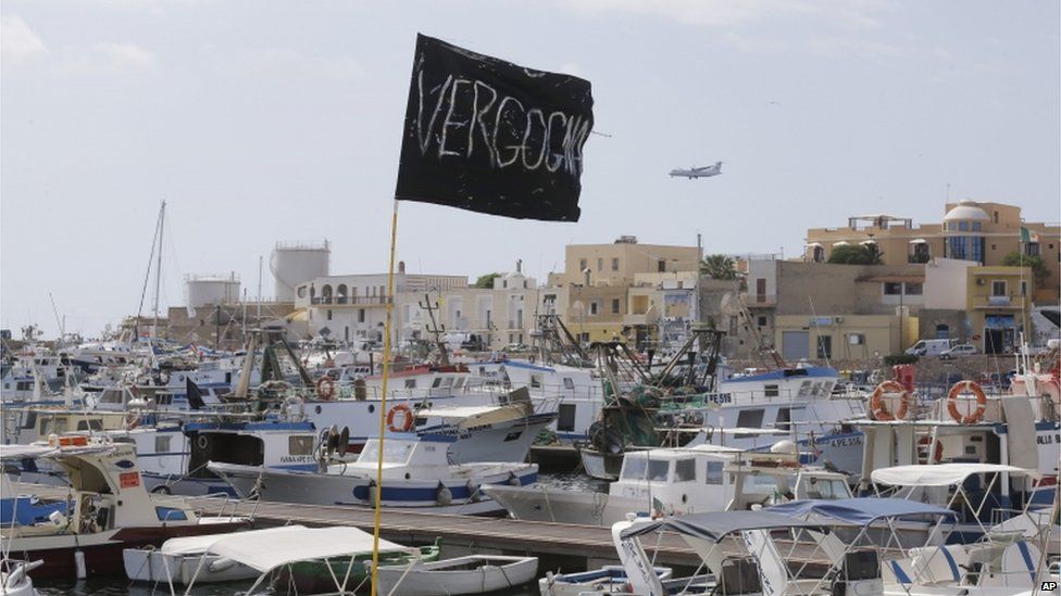 In pictures: Day after Lampedusa tragedy - BBC News