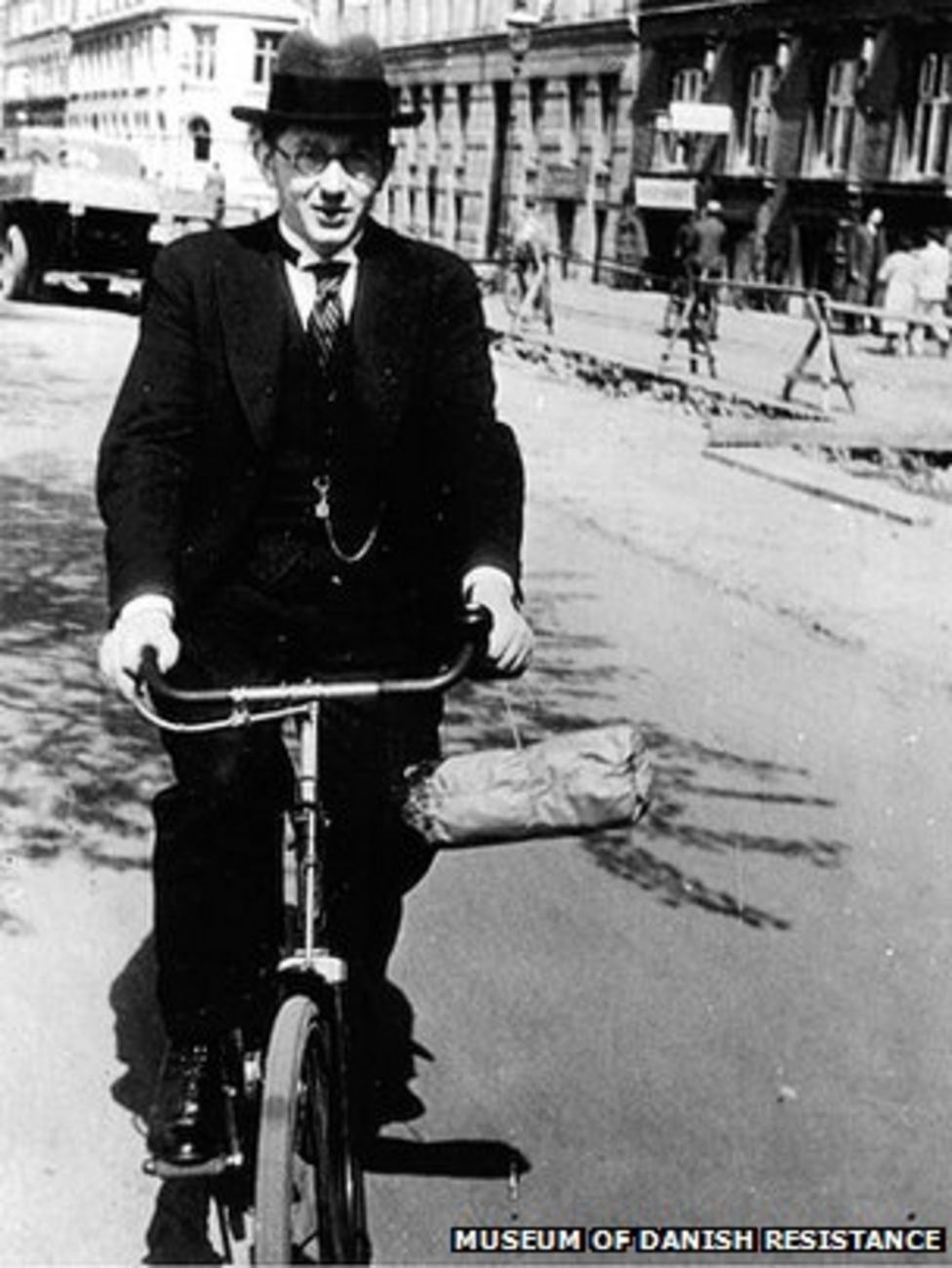 The mass escape of Jews from Nazi-occupied Denmark - BBC News