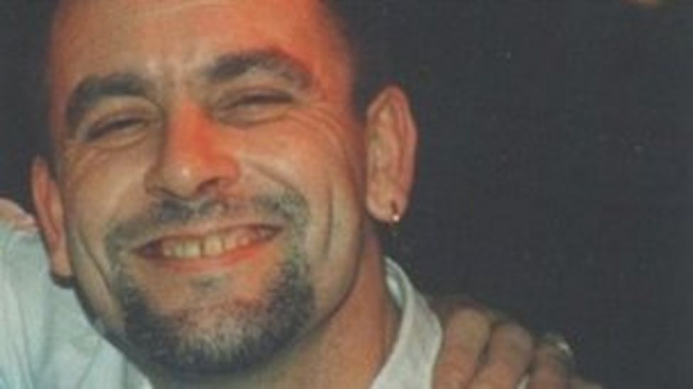 Michael Moss killing: Ex-partner Collette Booth arranged attack - BBC News