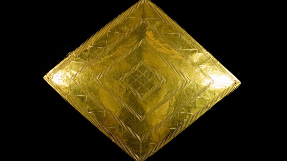 'Rare sun disc' on show in Wiltshire for first time to mark solstice ...