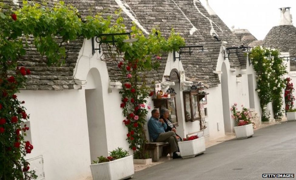 Italy's fantastical farmers' sheds turned holiday homes - BBC News