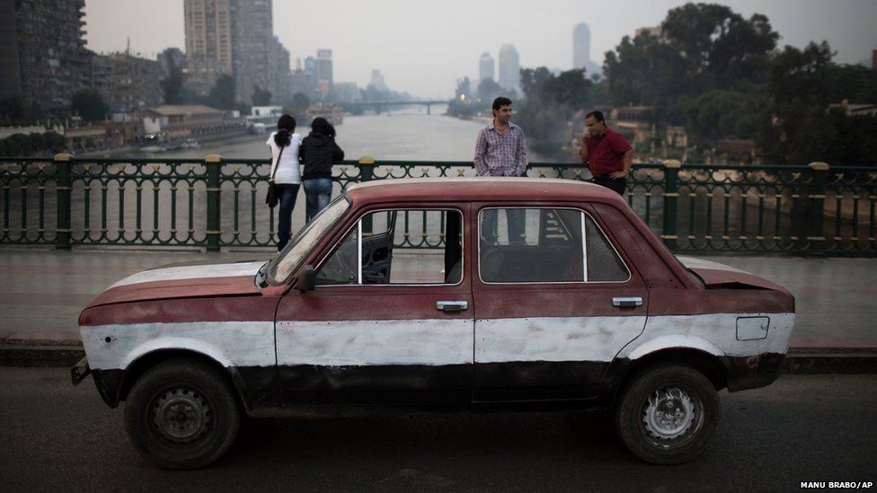 Day in pictures: 17 October 2013 - BBC News