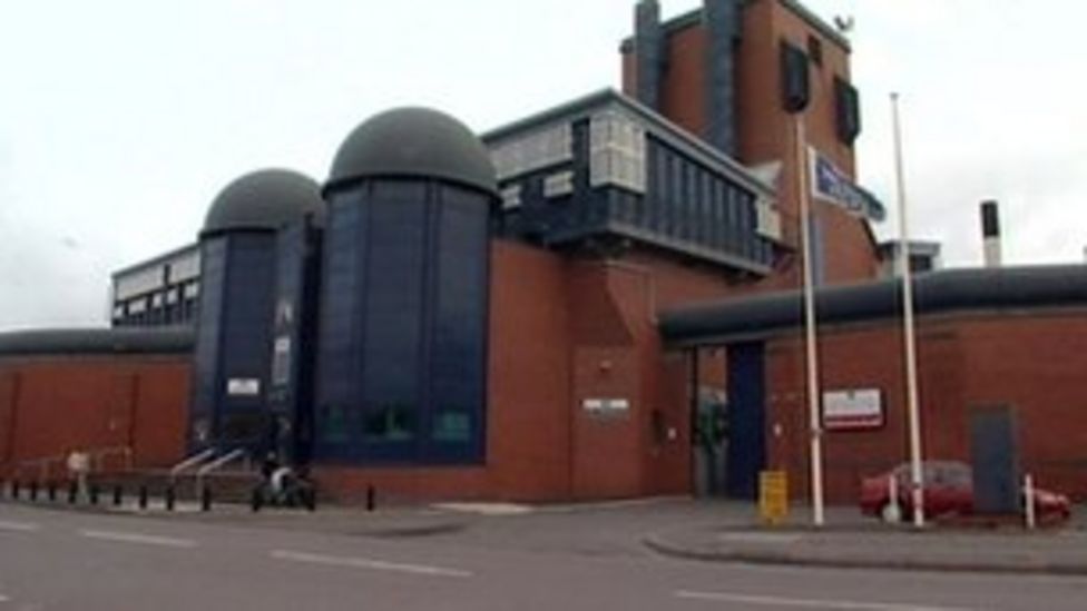 Probation service privatisation: Midlands reoffending rates down - BBC News