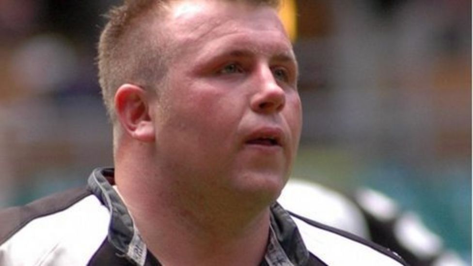 Rugby player Stuart Williams from Pontypridd RFC dies aged 33 - BBC News