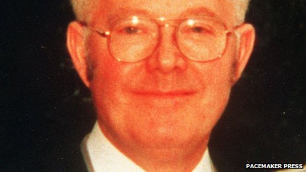 Hundreds attend Shankill bombing church service - BBC News