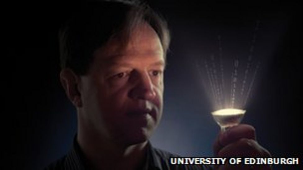 'Li-fi' via LED light bulb data speed breakthrough - BBC News