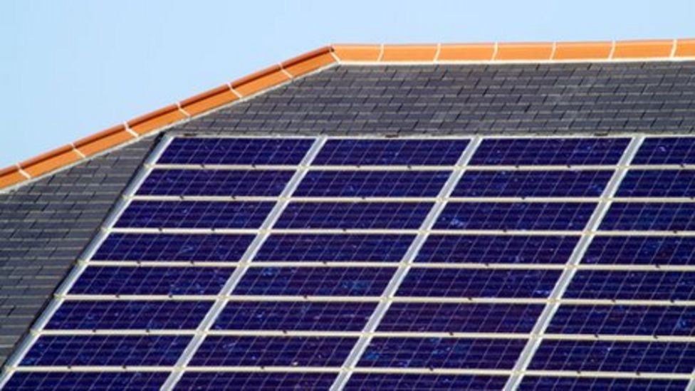 Grid capacity worries spark UK solar farm boom - BBC News