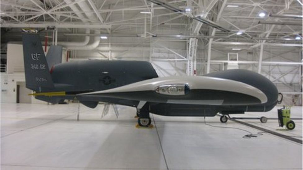 Drones: A rare glimpse at sophisticated US spy plane - BBC News
