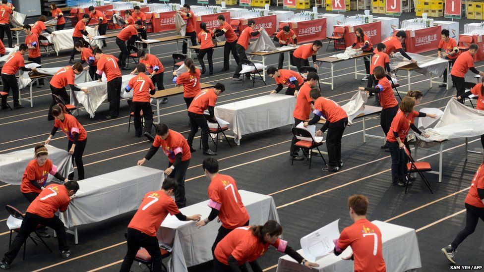 Day in pictures: 5 November 2013 - BBC News