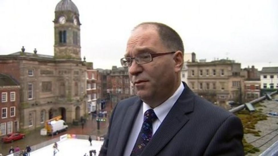 Derby City Council leader Paul Bayliss removed by party - BBC News
