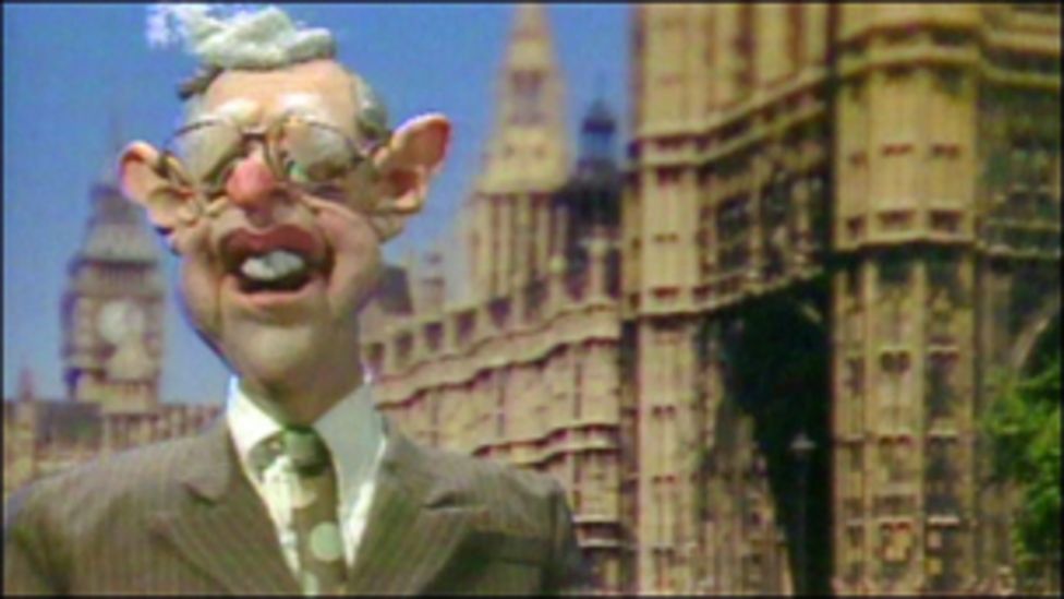 Broadcaster John Cole dies aged 85 - BBC News