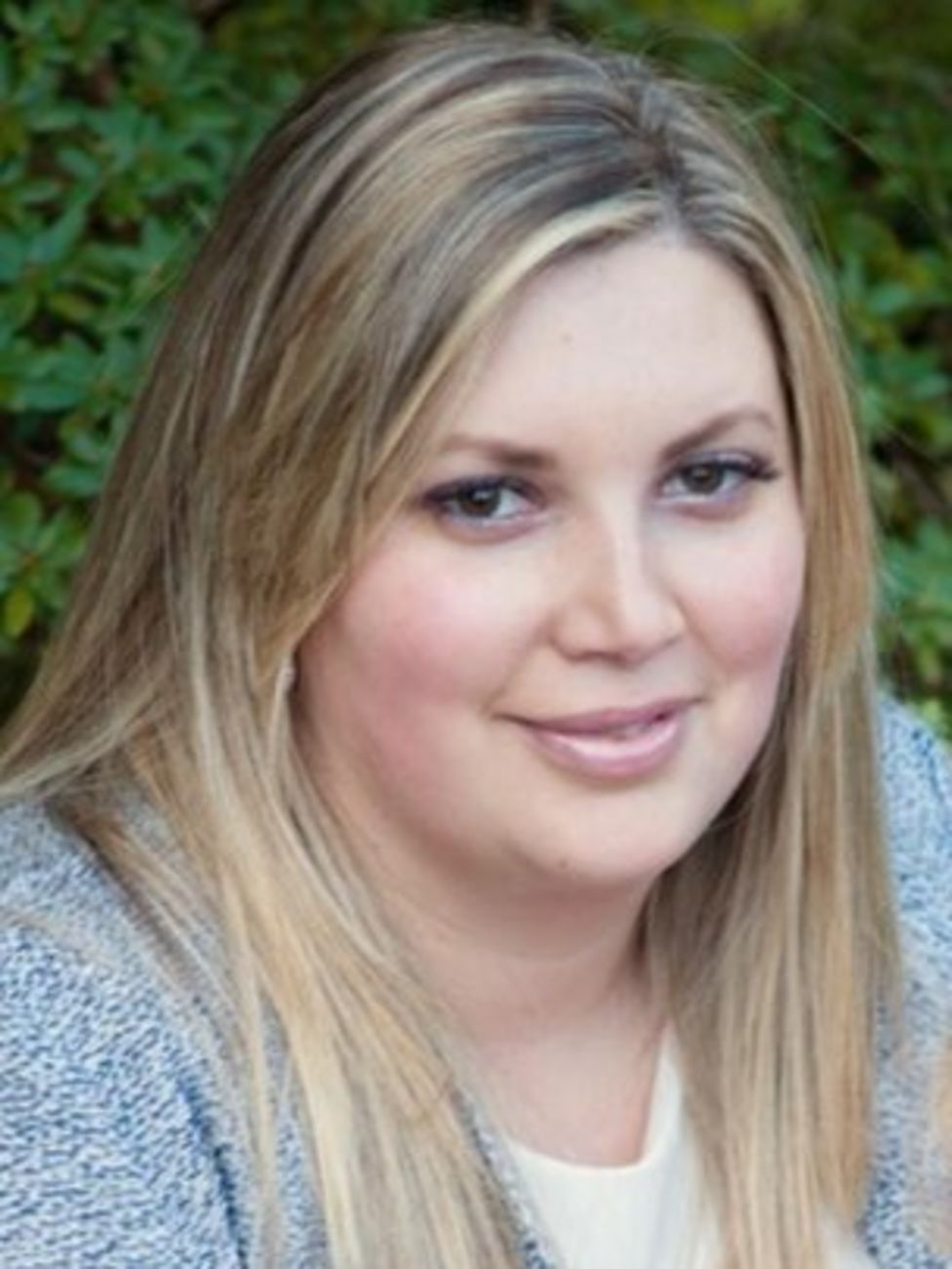 Tribute to Lisa Franklin, 27, killed in Peterhead collision - BBC News