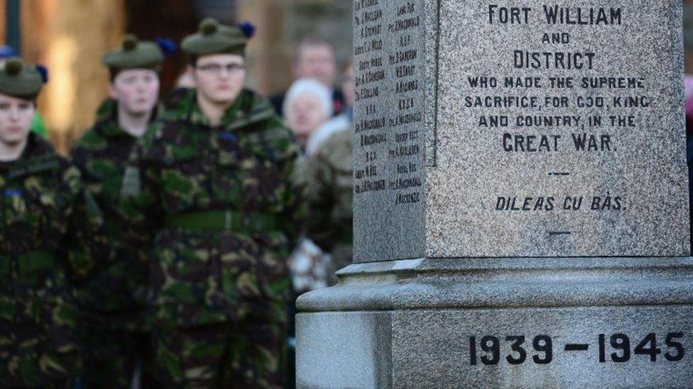 Remembrance Sunday: In pictures - BBC News