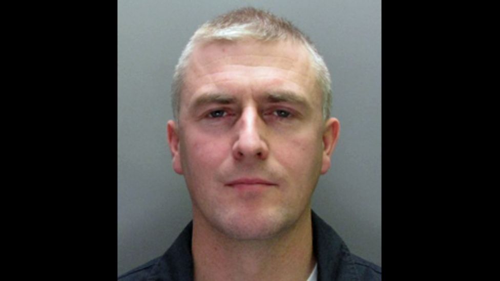 UK's most-wanted criminals hiding in Spain named - BBC News