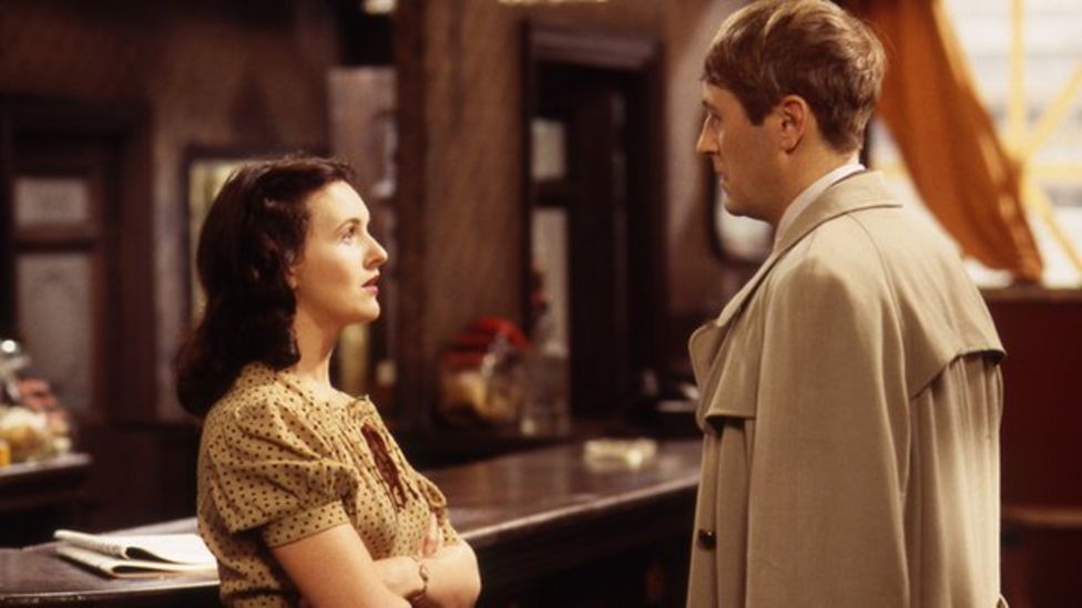 Goodnight Sweetheart: Musical future for time travel show? - BBC News