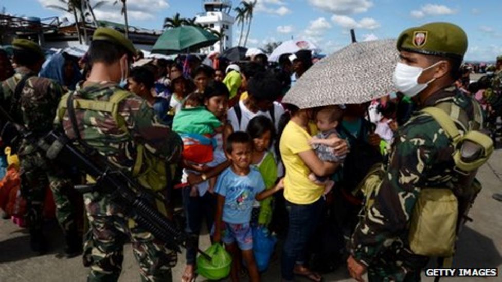 The hub of UK humanitarian aid effort in the desert - BBC News