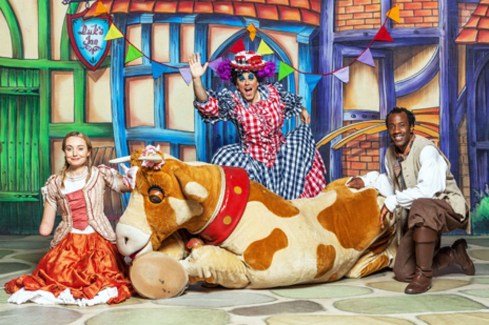 Cerrie Burnell: Disability is not a negative label - BBC News