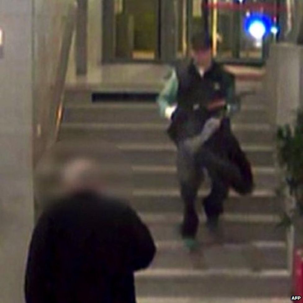 In pictures: Paris gun suspect - BBC News