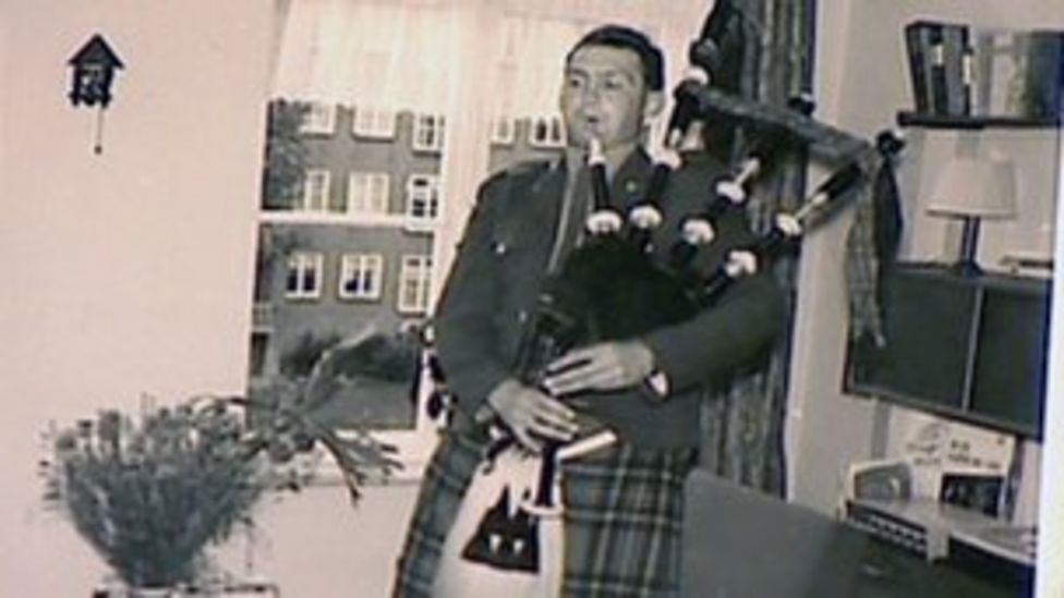 The Black Watch piper who played at Kennedy's funeral - BBC News