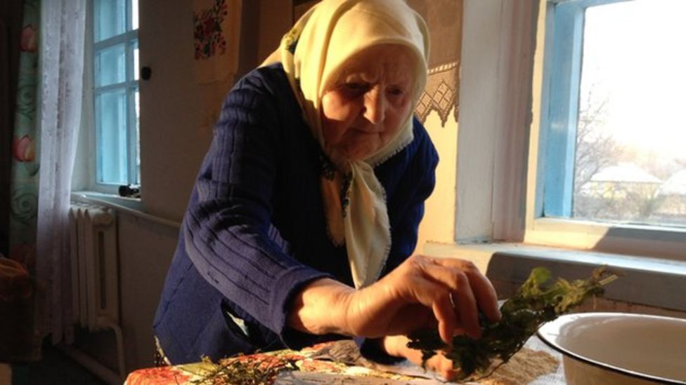 Ukraine's Great Famine memories fuel resentment of Kremlin - BBC News