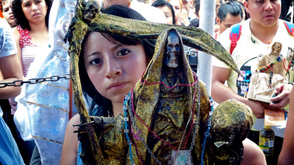 Santa Muerte: The rise of Mexico’s death 'saint' - BBC News