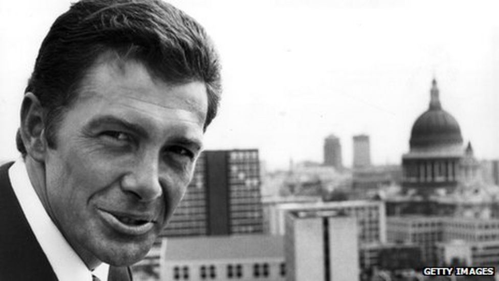 Professionals star Lewis Collins dies - BBC News