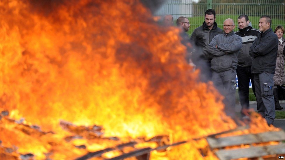 Day in pictures: 28 November 2013 - BBC News