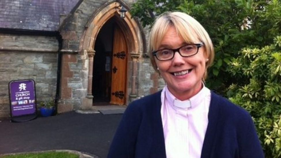 Irish Anglicans install Rev Pat Storey as bishop - BBC News