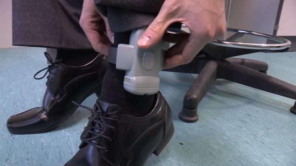 Thames Valley Police Commissioner wants more GPS tagging - BBC News