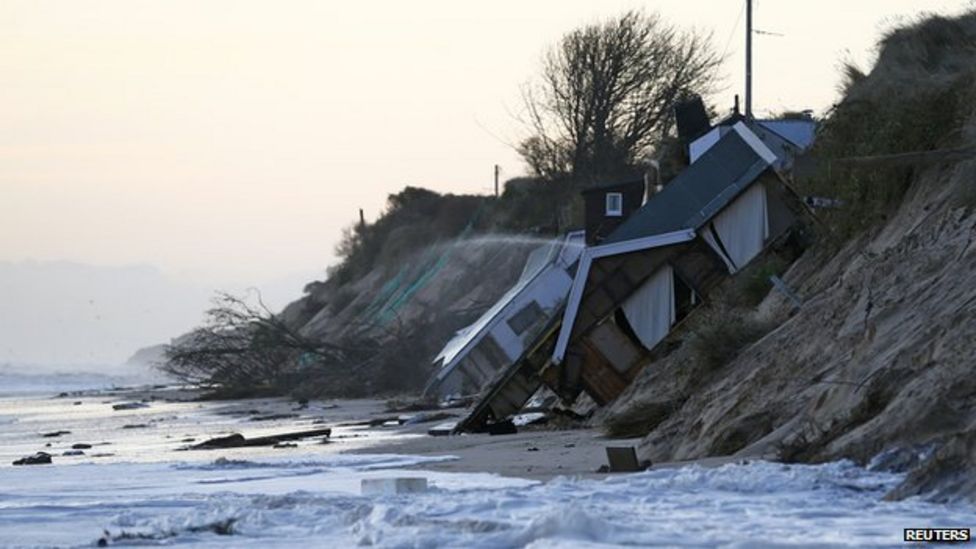 Deadly storm and tidal surge batter northern Europe - BBC News