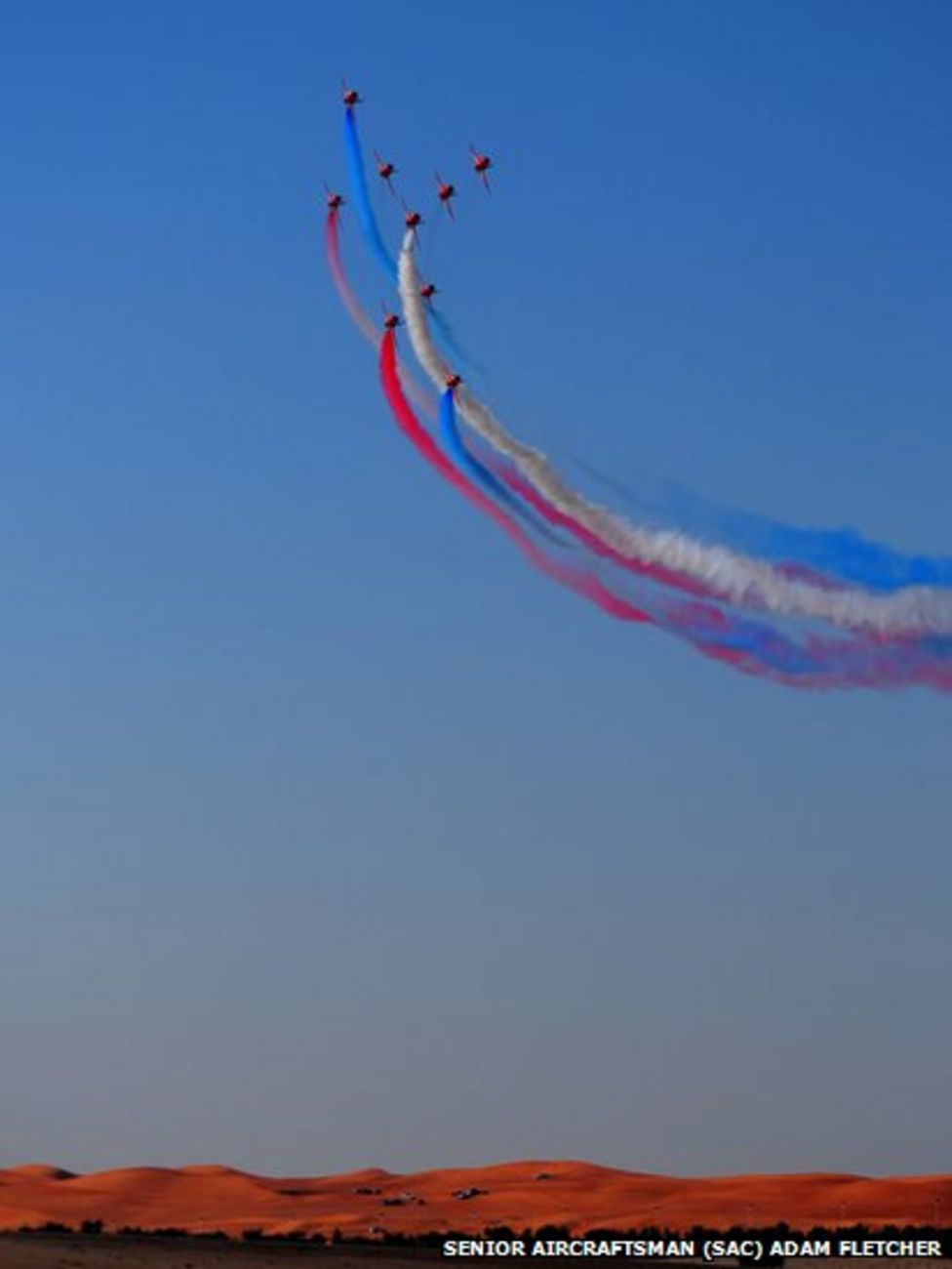 In pictures: Red Arrows tour of Middle East - BBC News