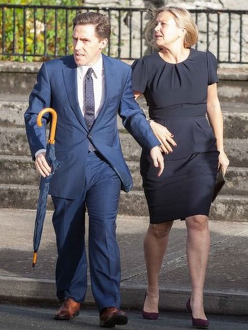 In pictures: Stereophonics' Kelly Jones marries in Ireland - BBC News