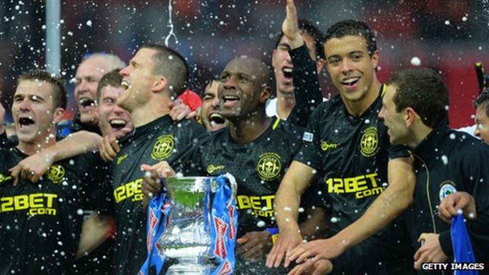 Football dominates UK Twitter chat in 2013 - BBC News