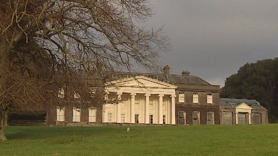 In Pictures: Trelissick House opens its doors - BBC News