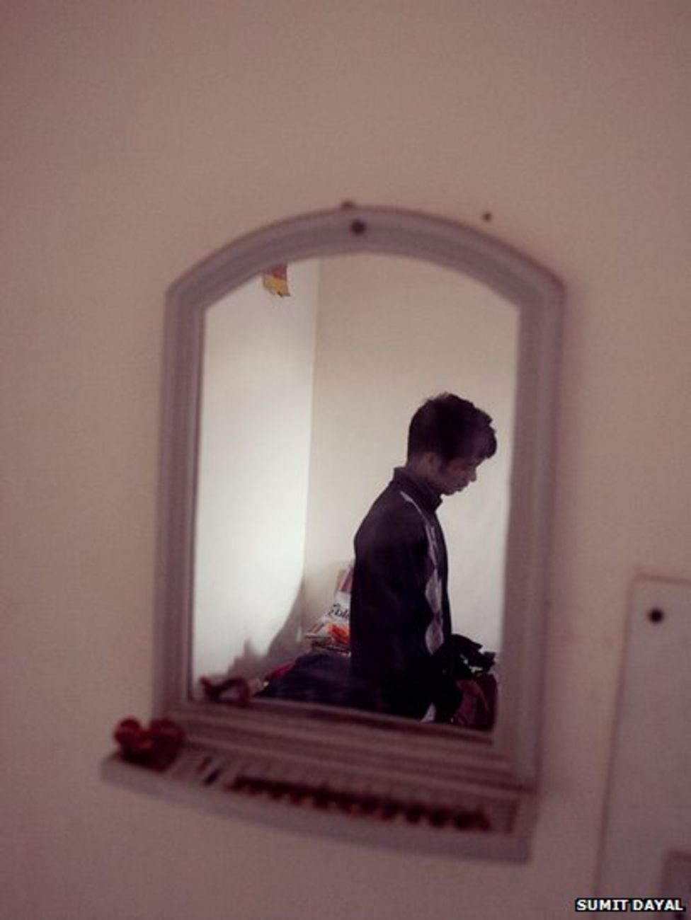 How life has changed for Delhi rape victim's family - BBC News