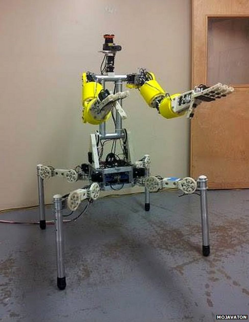 Disaster robots compete in Darpa's Florida challenges - BBC News