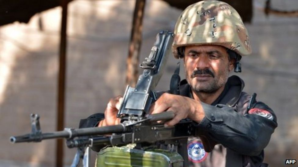 'Heavy fighting' in Pakistan's North Waziristan - BBC News