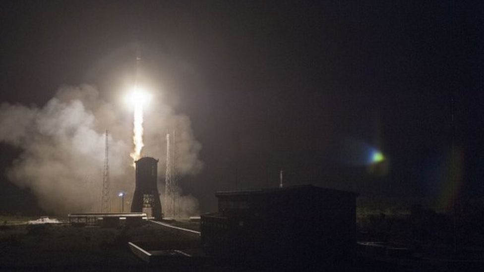 Alien star system buzzed the Sun - BBC News