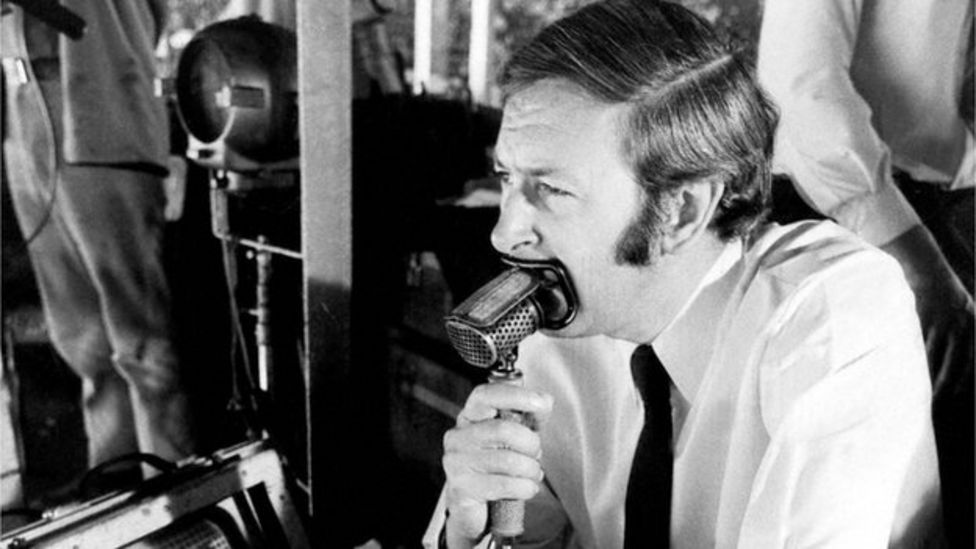 David Coleman: Former BBC sports broadcaster dies at 87 - BBC News