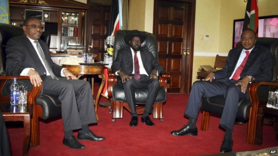 South Sudan crisis: Kenya and Ethiopia leaders in Juba for talks - BBC News