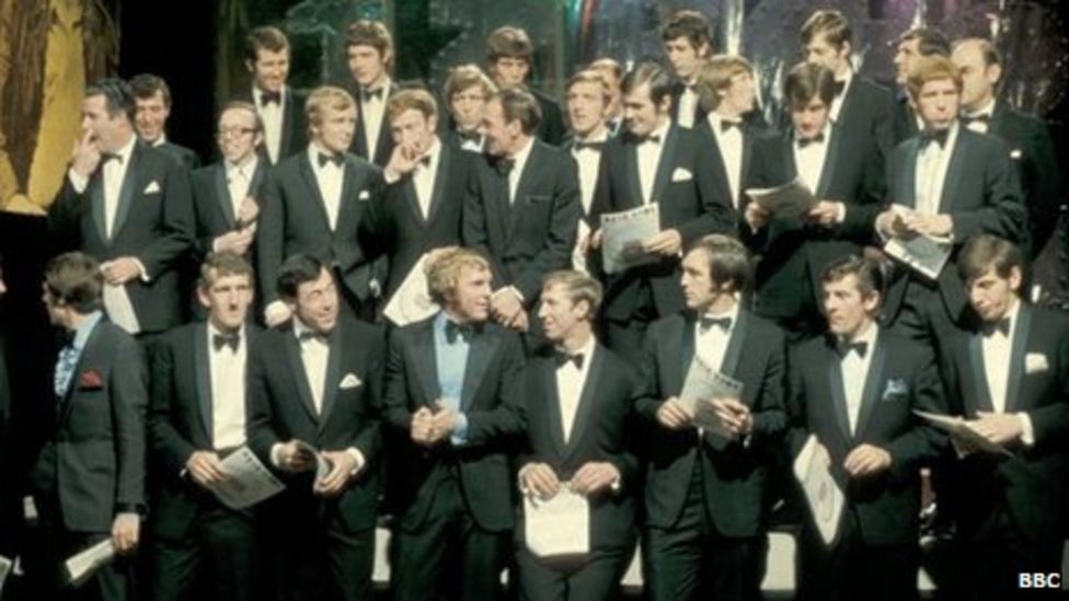 Top 10 pop picks as TOTP turns 50 - BBC News