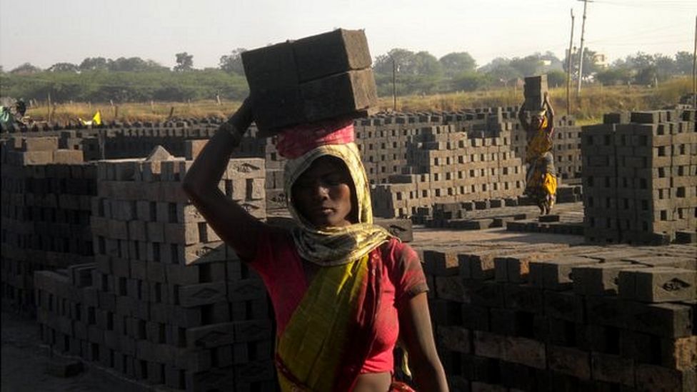 Why India's brick kiln workers 'live like slaves' - BBC News