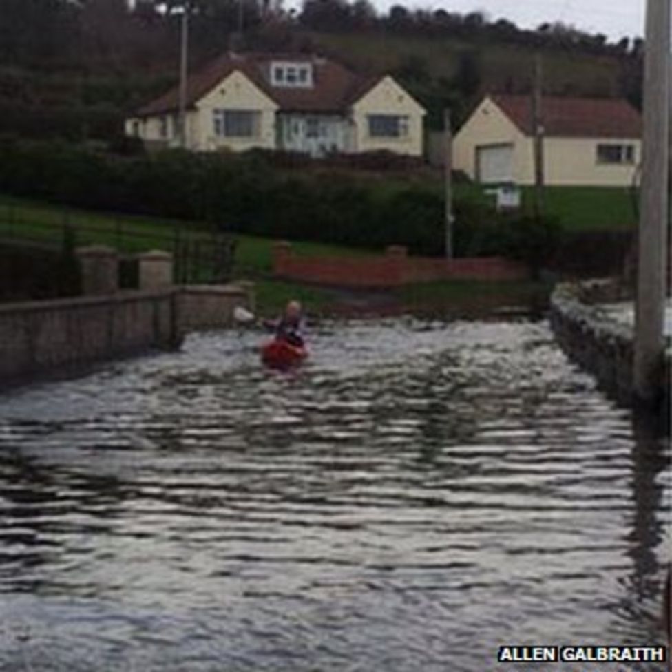 NI floods warning: Coastal areas hit but Belfast escapes - BBC News