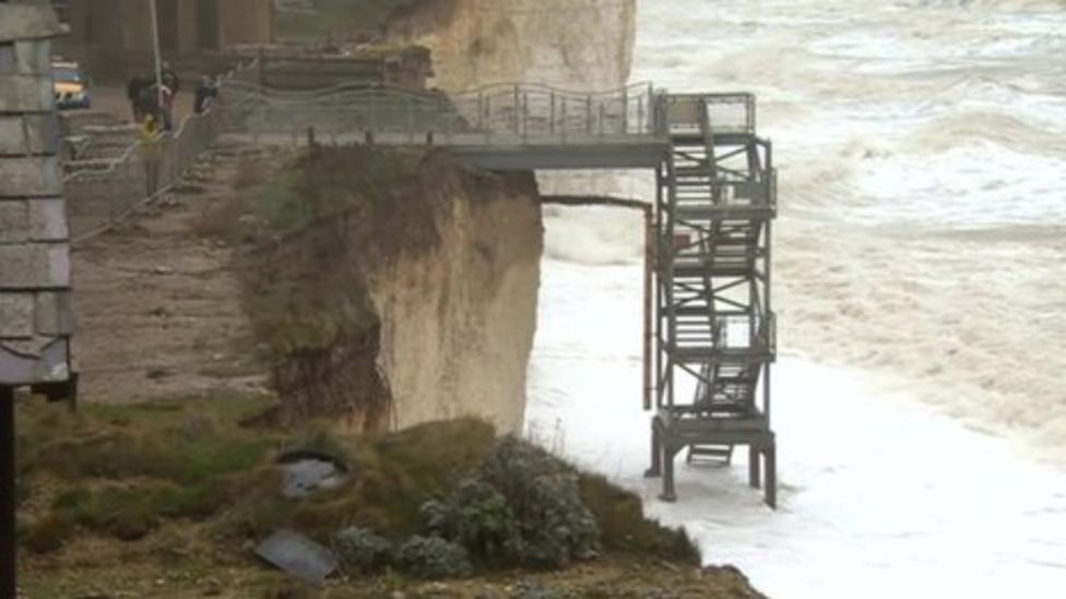 Birling Gap cliff collapses during Sussex storms - BBC News