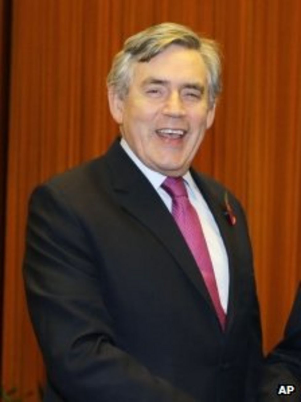 Guardian journalist Simon Hoggart dies - BBC News