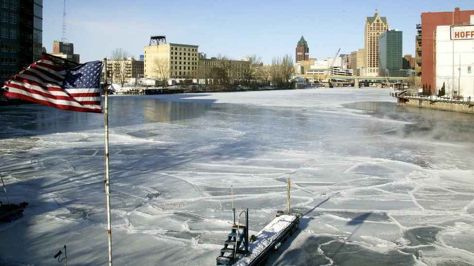 Snow and ice in America and Canada - BBC Weather