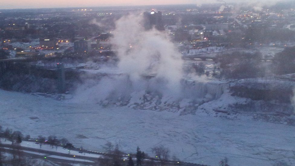 Snow and ice in America and Canada - BBC Weather