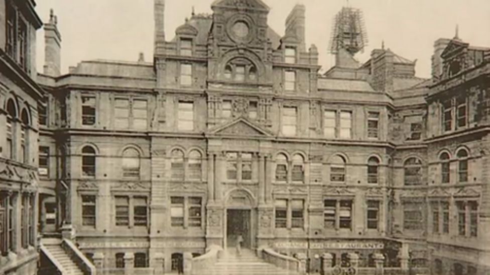 Talks to secure future of Coal Exchange in Cardiff Bay - BBC News