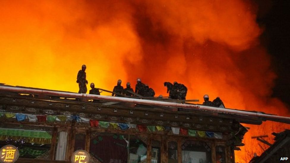 Fire ravages ancient Tibetan town - BBC News