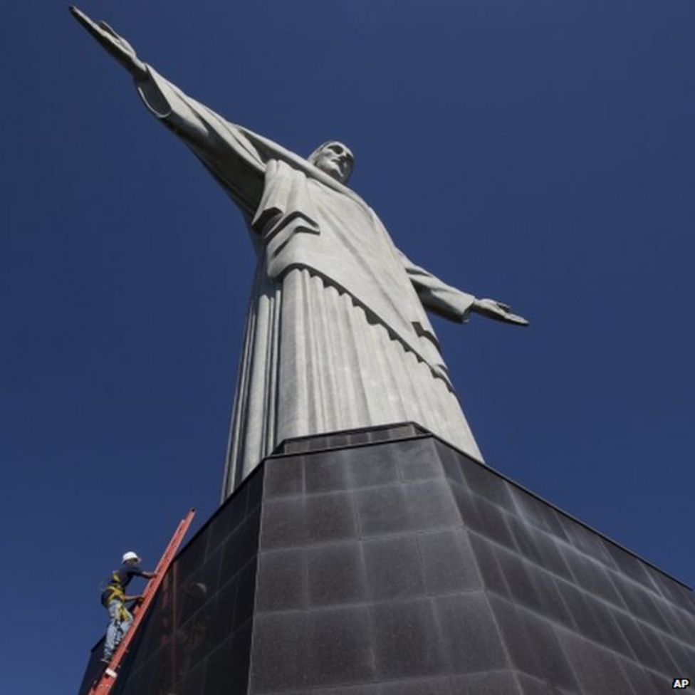 Repairs begin on iconic Rio Christ the Redeemer statue - BBC News